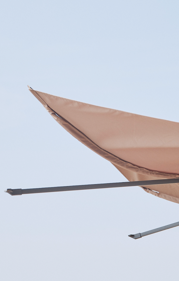 Windproof cantilever parasols: Elegance & durability - Belveo®